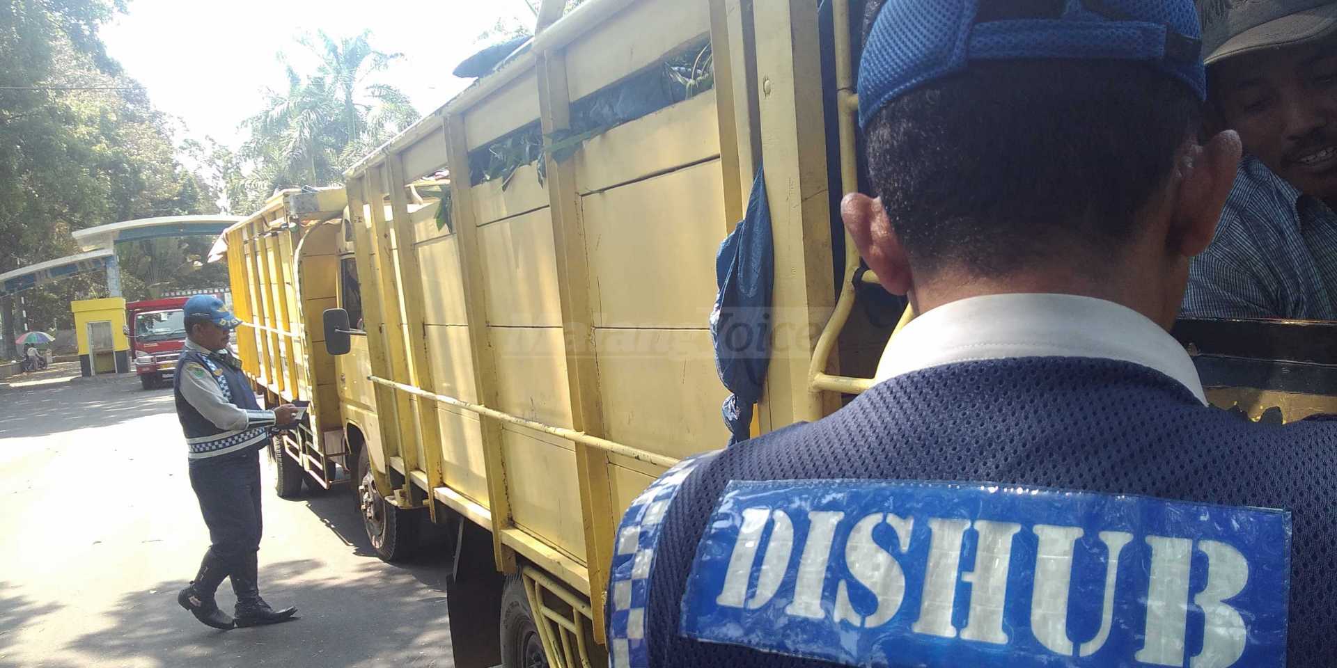 Operasi Dishub Tilang 17 Truk - MalangVoice