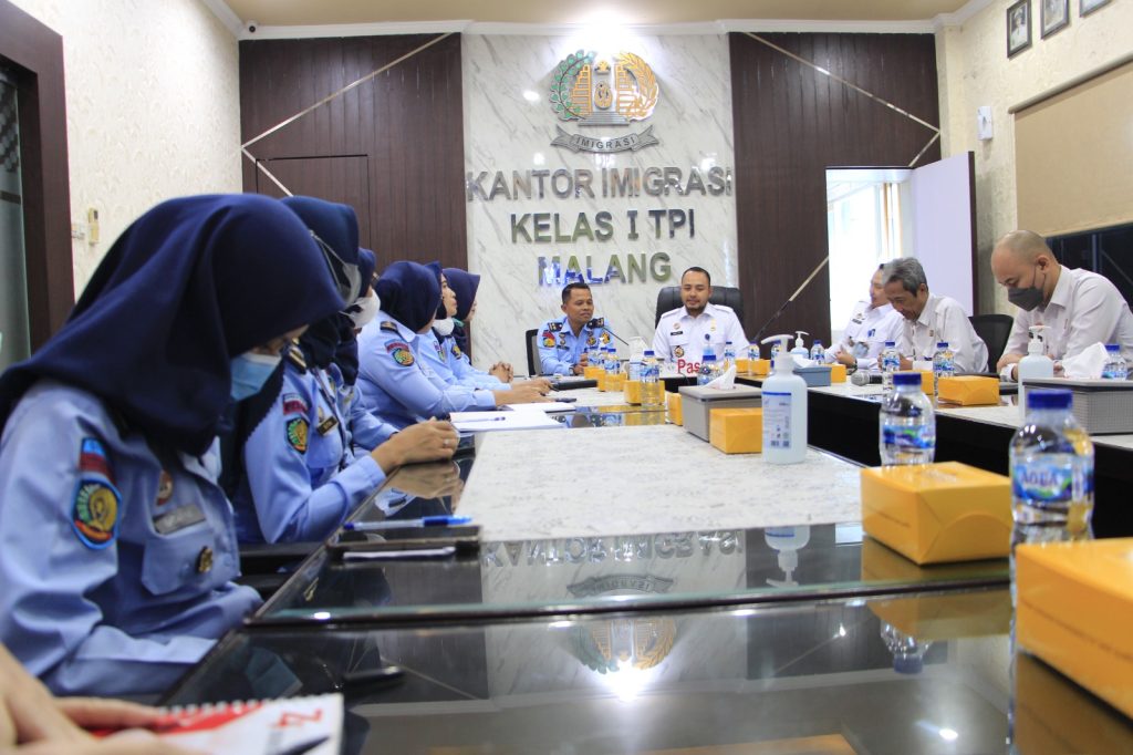 Lapas Perempuan Kelas IIA Studi Tiru Kearsipan ke Kantor Imigrasi Kelas I TPI Malang - MalangVoice